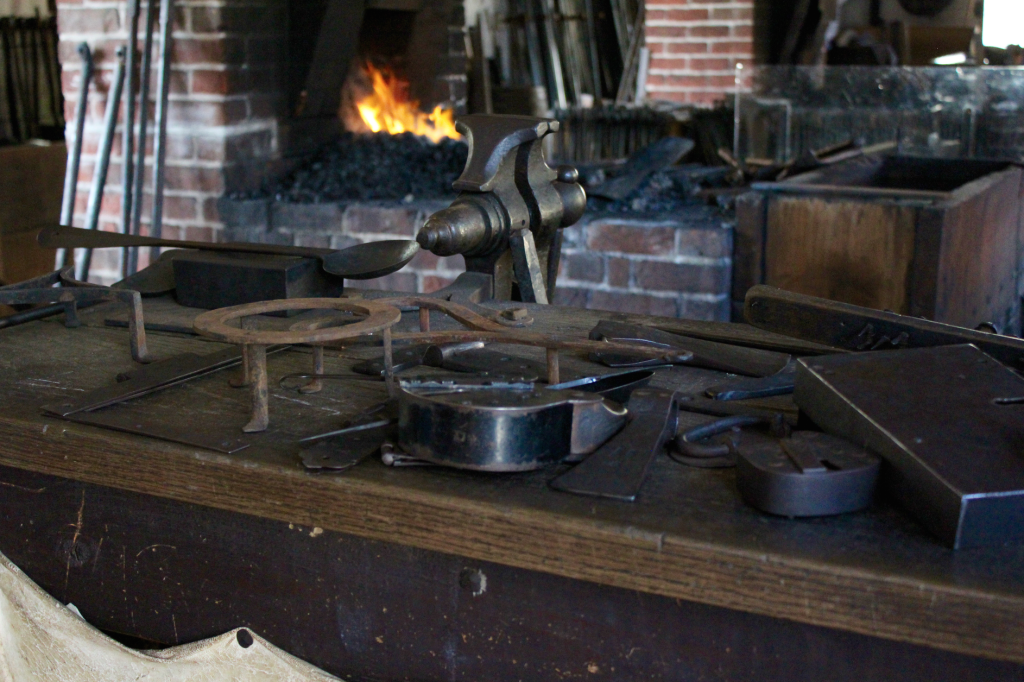 Colonial Interpreters breathe new life into the past - Flat Hat News