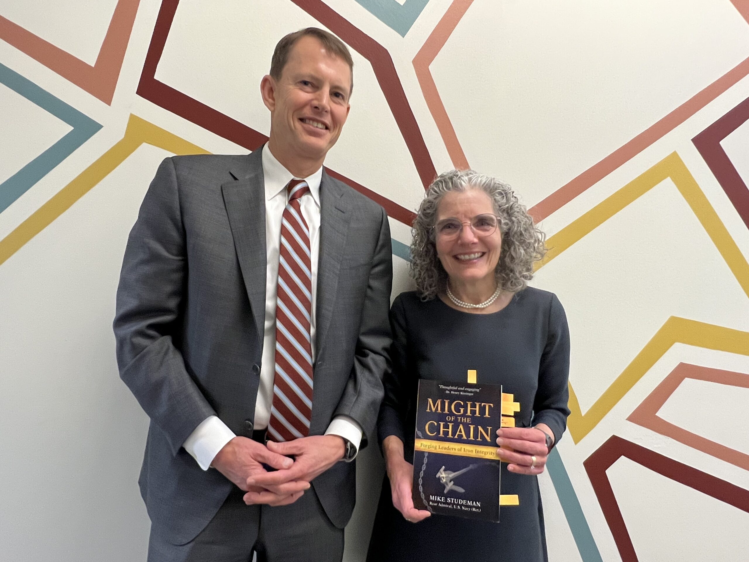 GRI hosts book launch, leadership discussion with retired Admiral Mike Studeman - Flat Hat News